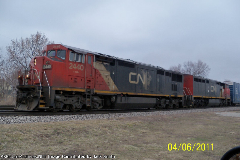 CN 2440